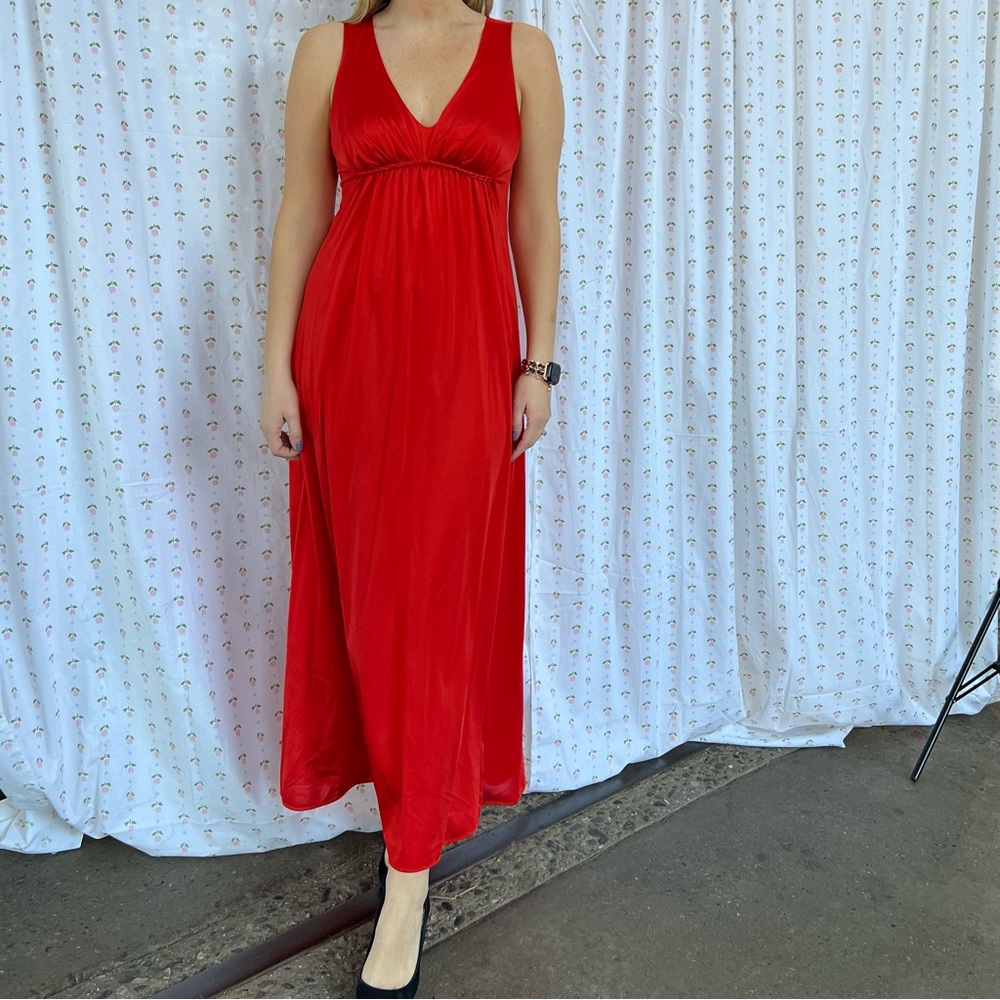 Vintage 70s Bright Red Vanity Fair Maxi Slip Small - Gem